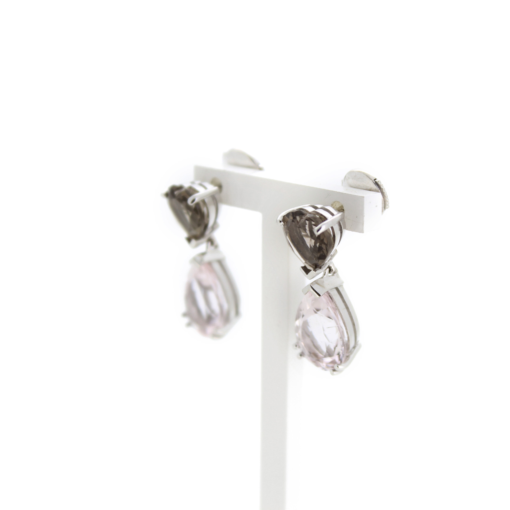 Deze tweedehands oorbellen met kwarts vervaardigd uit witgoud 18 karaat ...